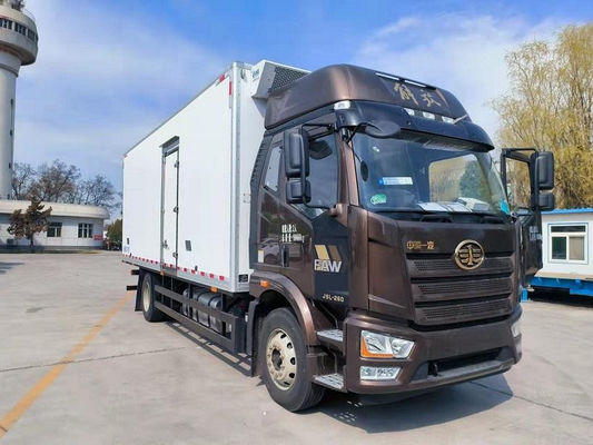 HOWO 4X2 Engineering Emergency Vehicle , 10 Cubic 10 Tons Water Tank Truck