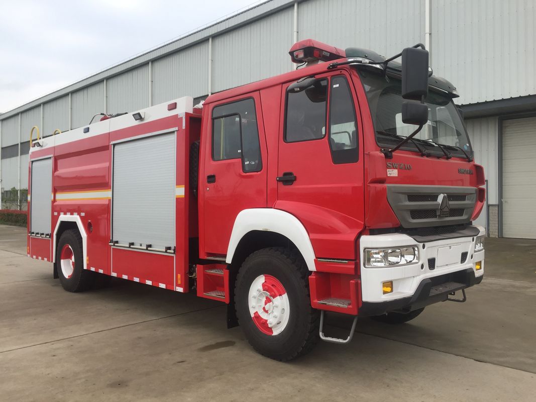 Howo Red Color Water Foam Fire Truck 196kw 6 Ton With Double Cabin