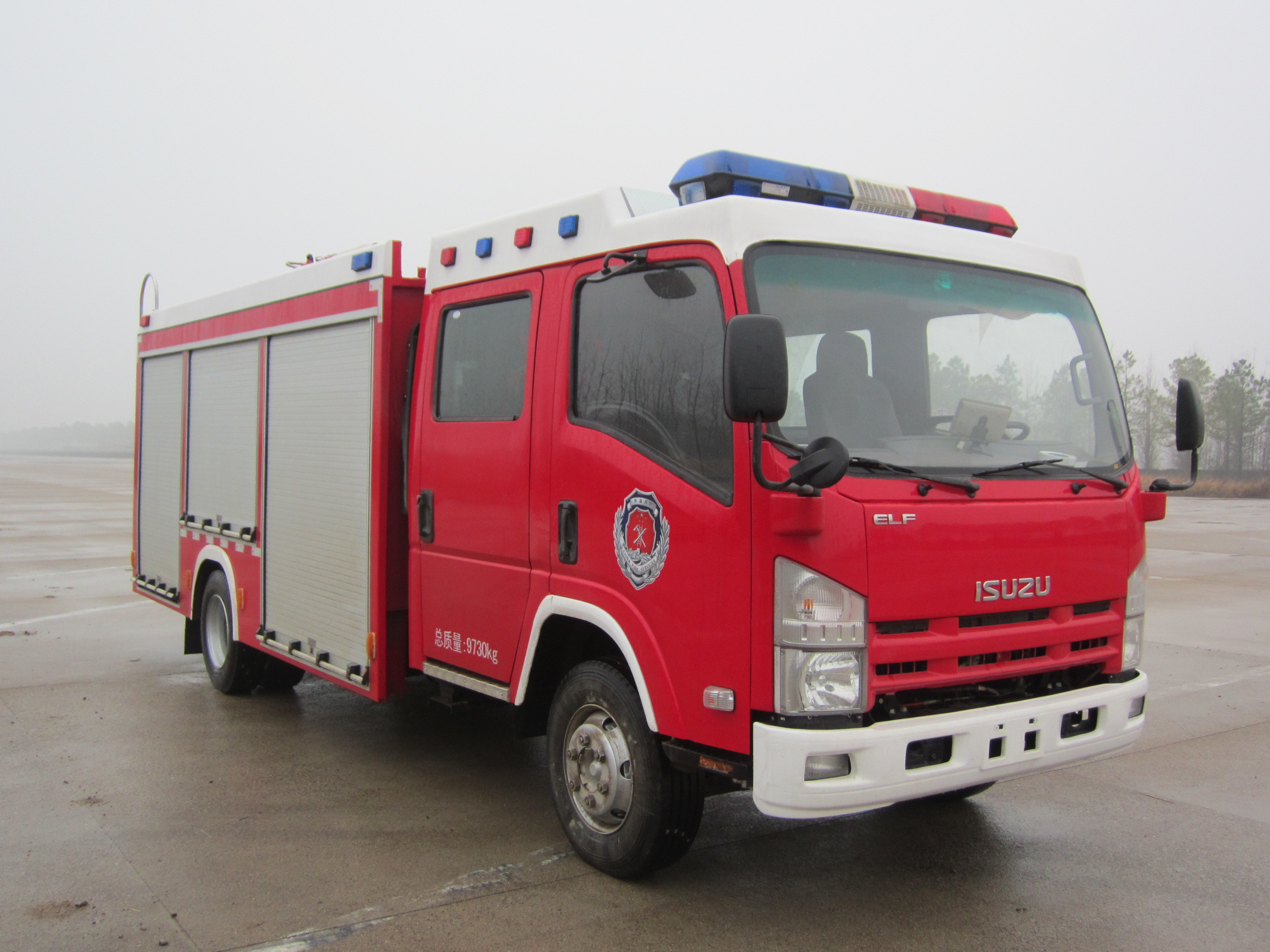 CHINA Economical 190 HP ISUZU 4X2 4000 Litres Foam Fire Fighting Truck
